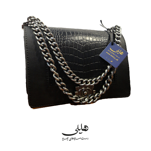 کیف دوشی زنانه چرمی مشکی با زنجیر فلزی شیک - کد SD023 - فروشگاه هایلی
